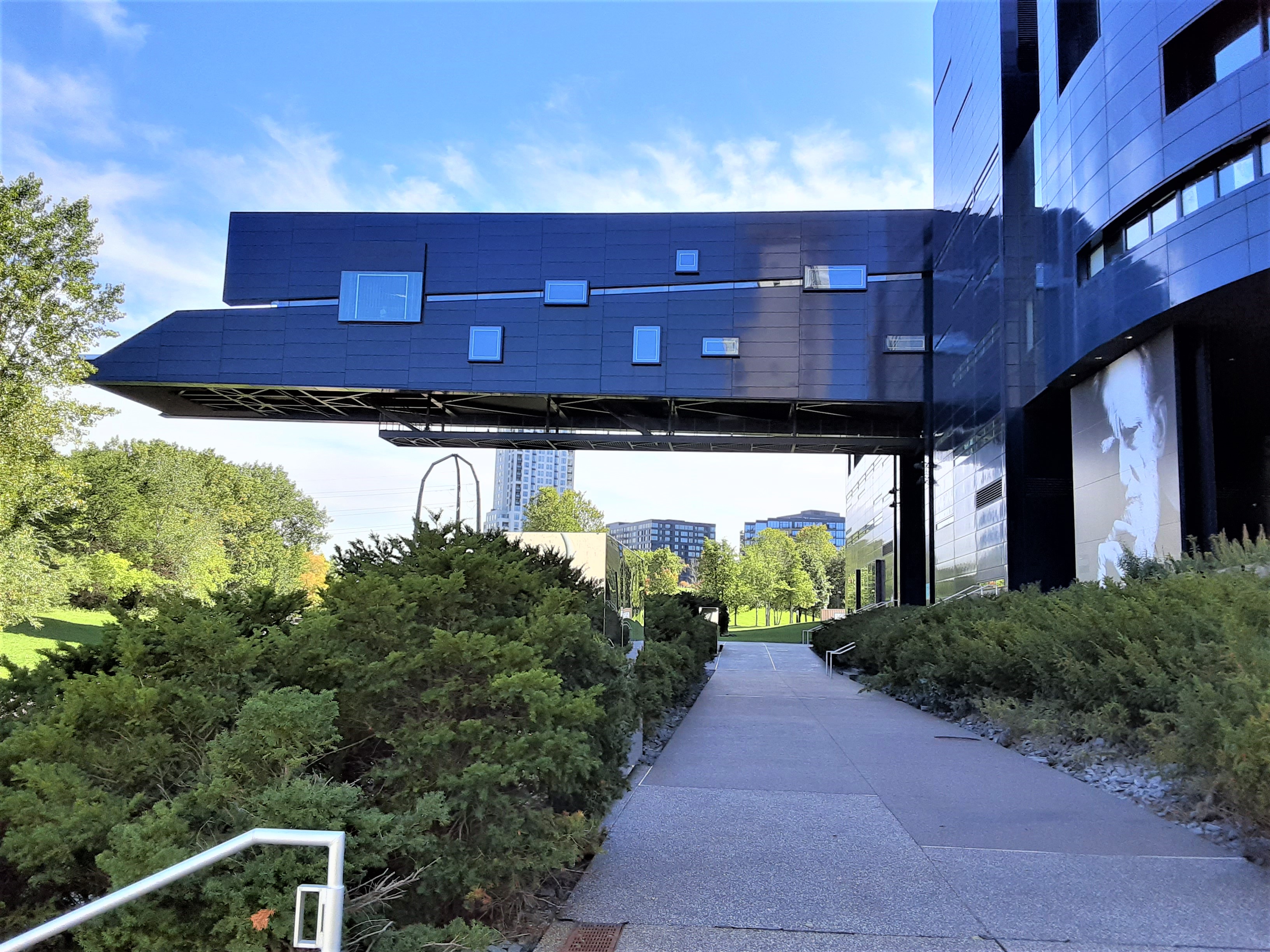 Guthrie Theater & Neighbors, Minneapolis, MN USA (Art & Travel ...