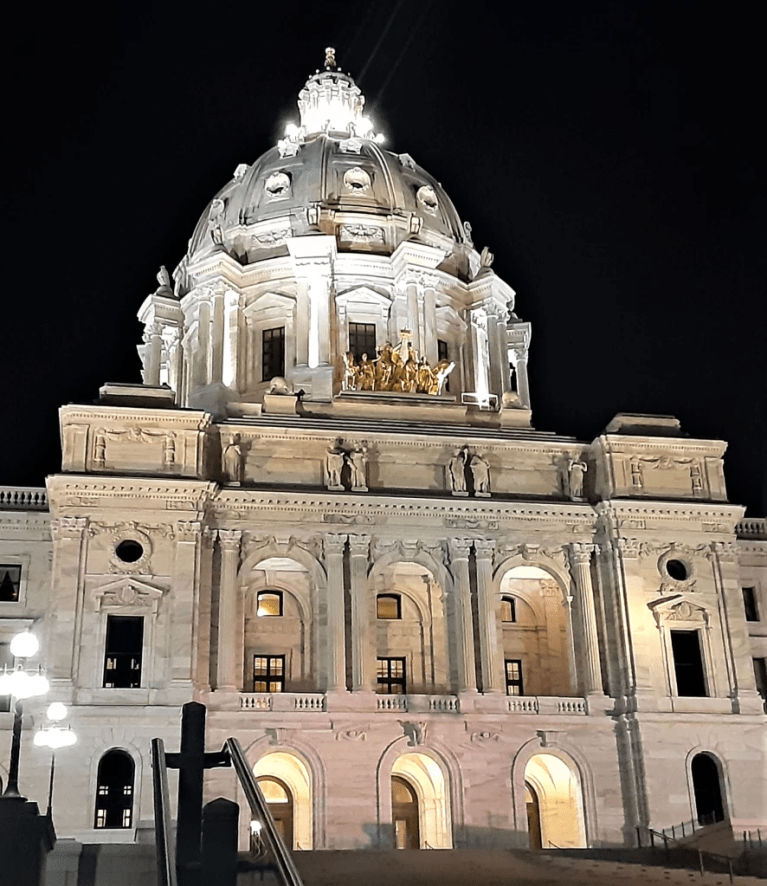 Quadriga at Night & Up Close: MN State Capitol, St. Paul, MN USA ...
